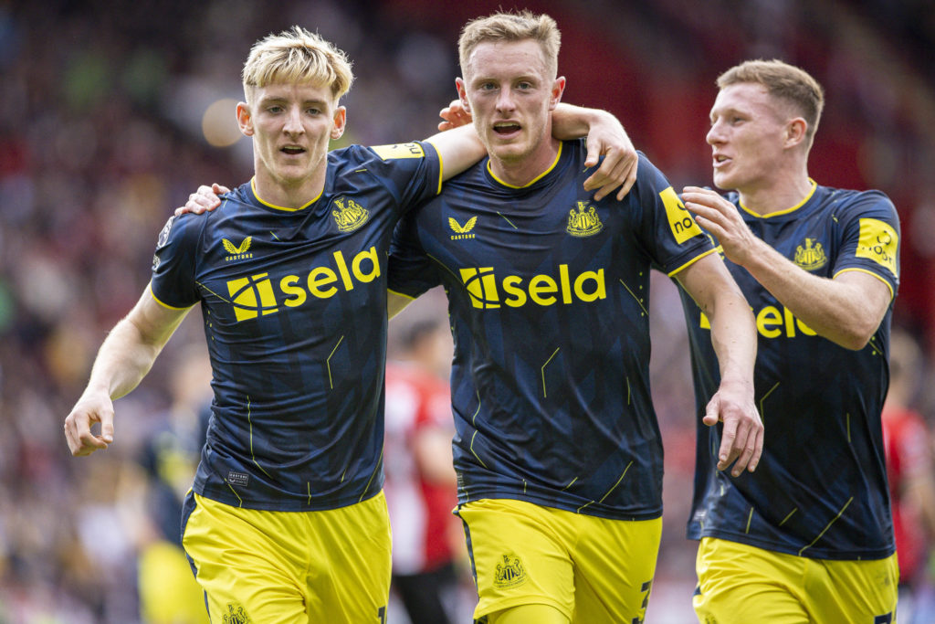 What Sean Longstaff hilariously did when heading into the dressing room ...