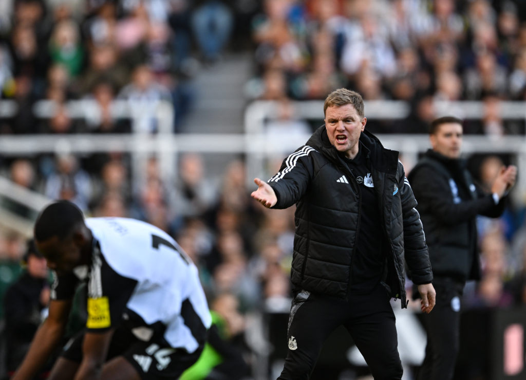 Mike Dean shares whether Newcastle should have had a penalty or not ...