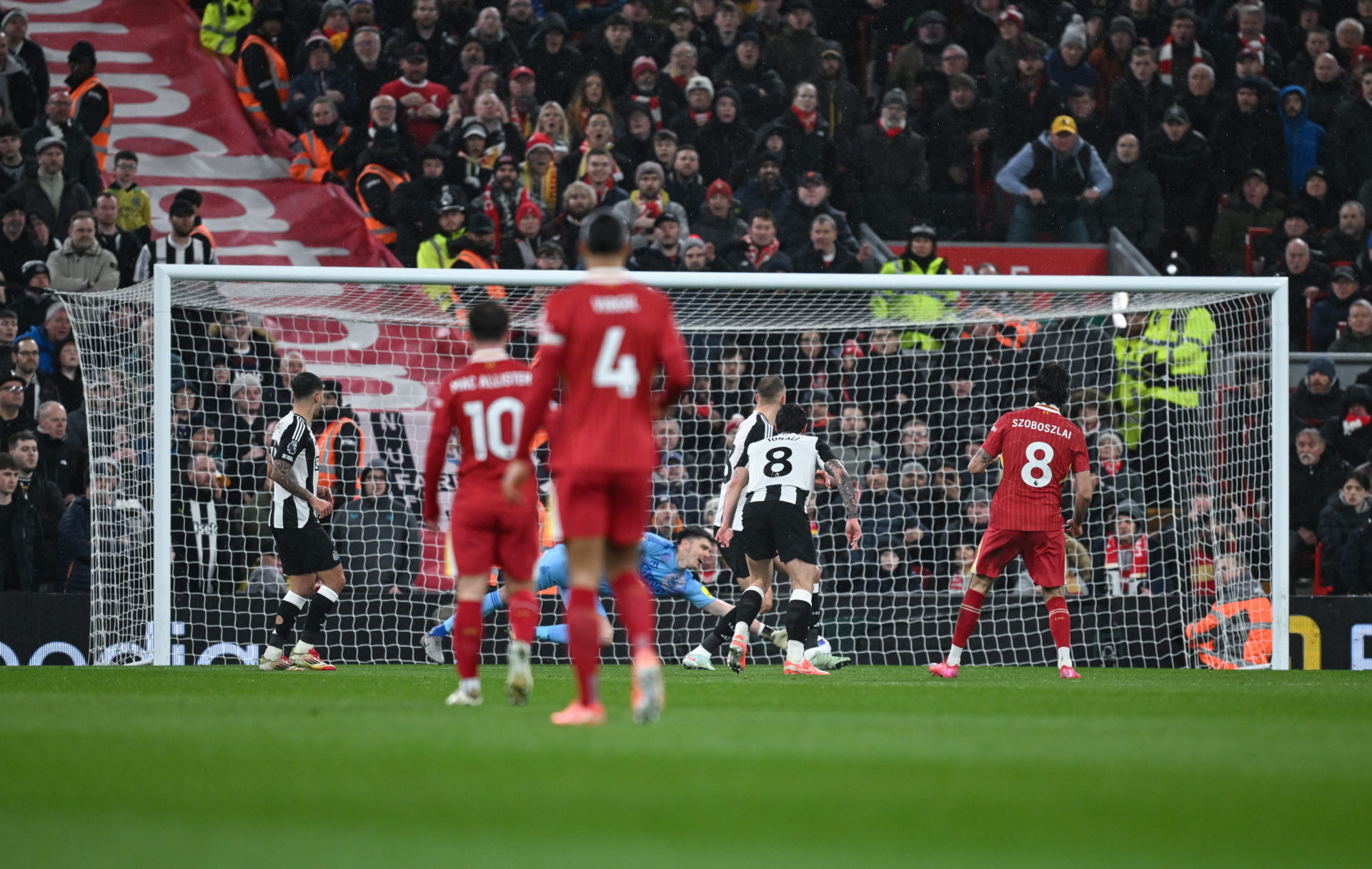 What Liverpool fans did when Nick Pope let in Newcastle United’s first ...
