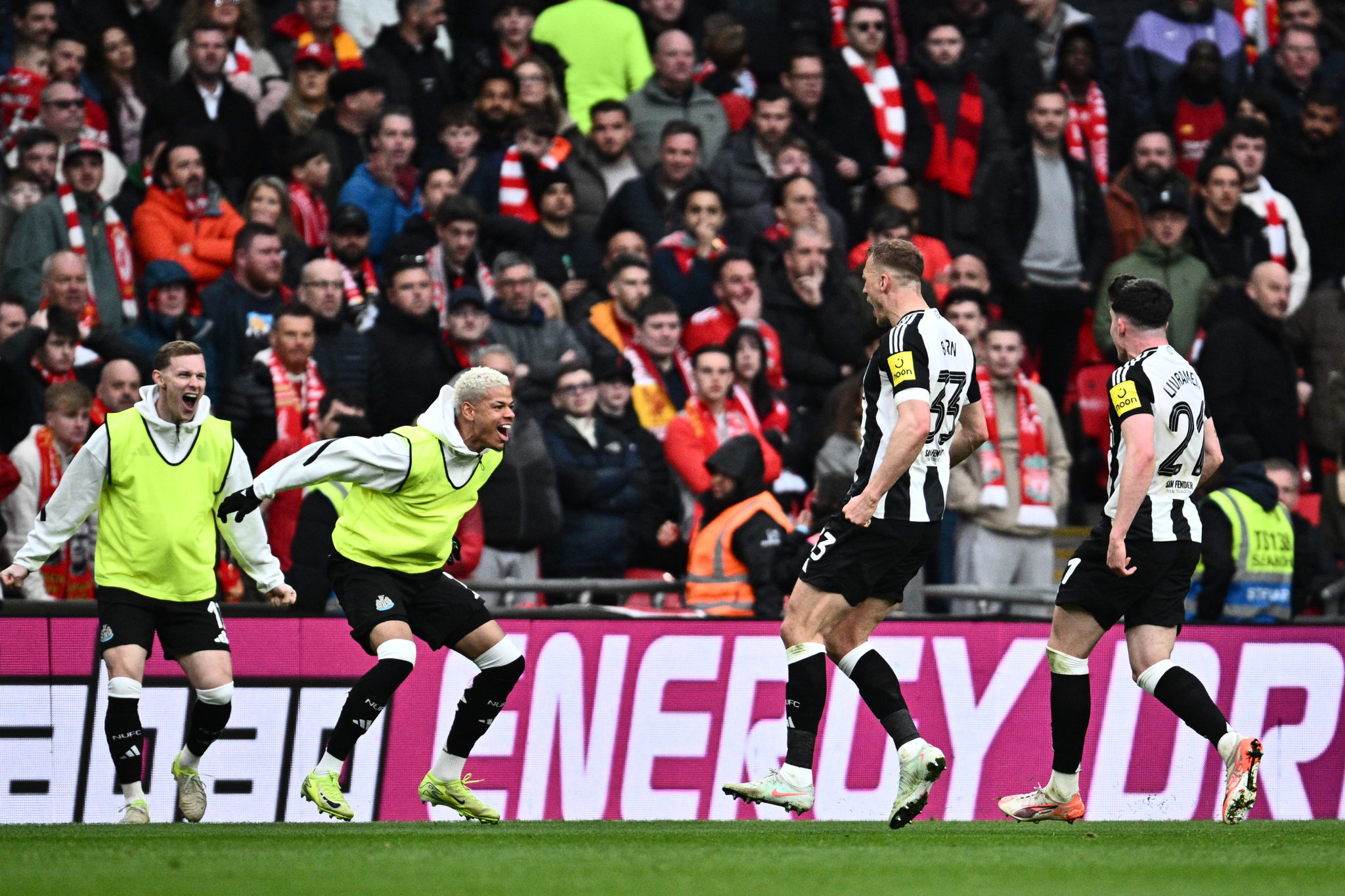 Dan Burn names the Liverpool player he 'knew' to target in Newcastle ...