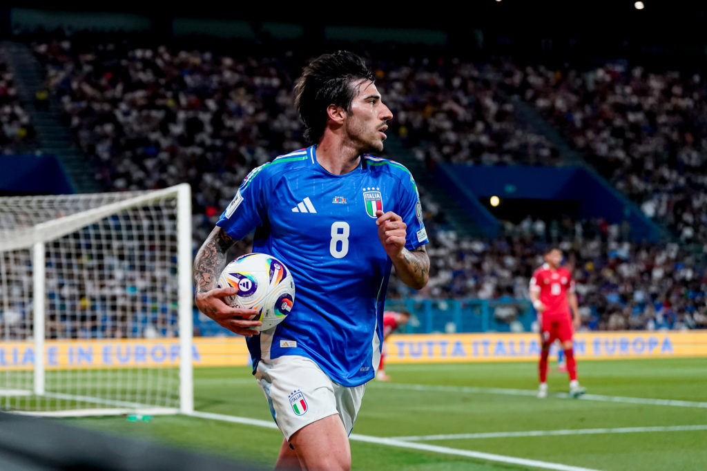 Italian media blast Newcastle United’s Sandro Tonali for something he ...