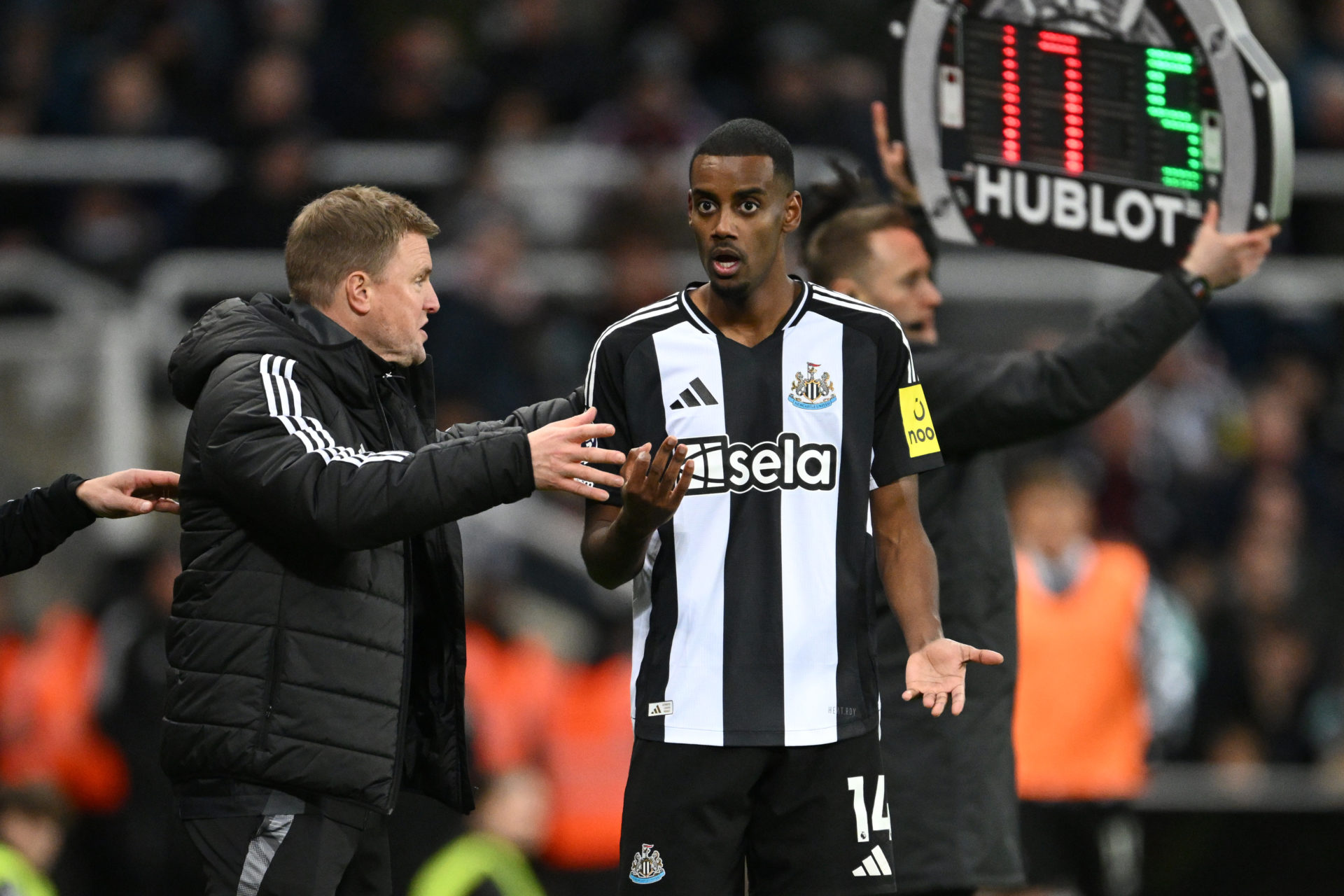 Newcastle starting to 'buckle' over Alexander Isak as Liverpool handed ...