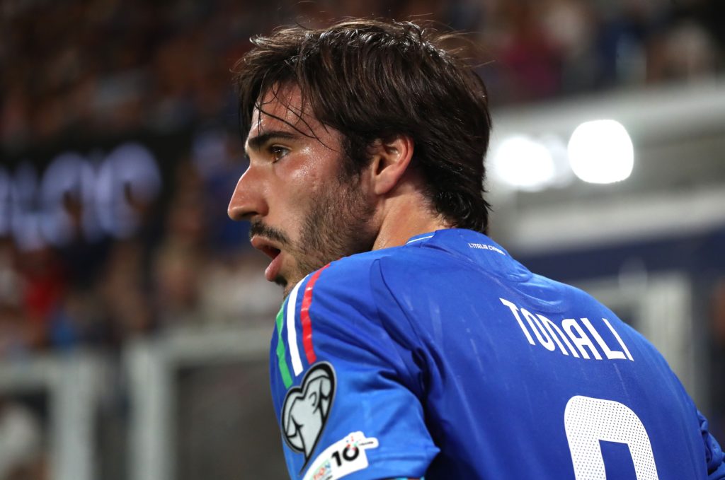 Italy boss makes early decision on Newcastle United’s Sandro Tonali ...