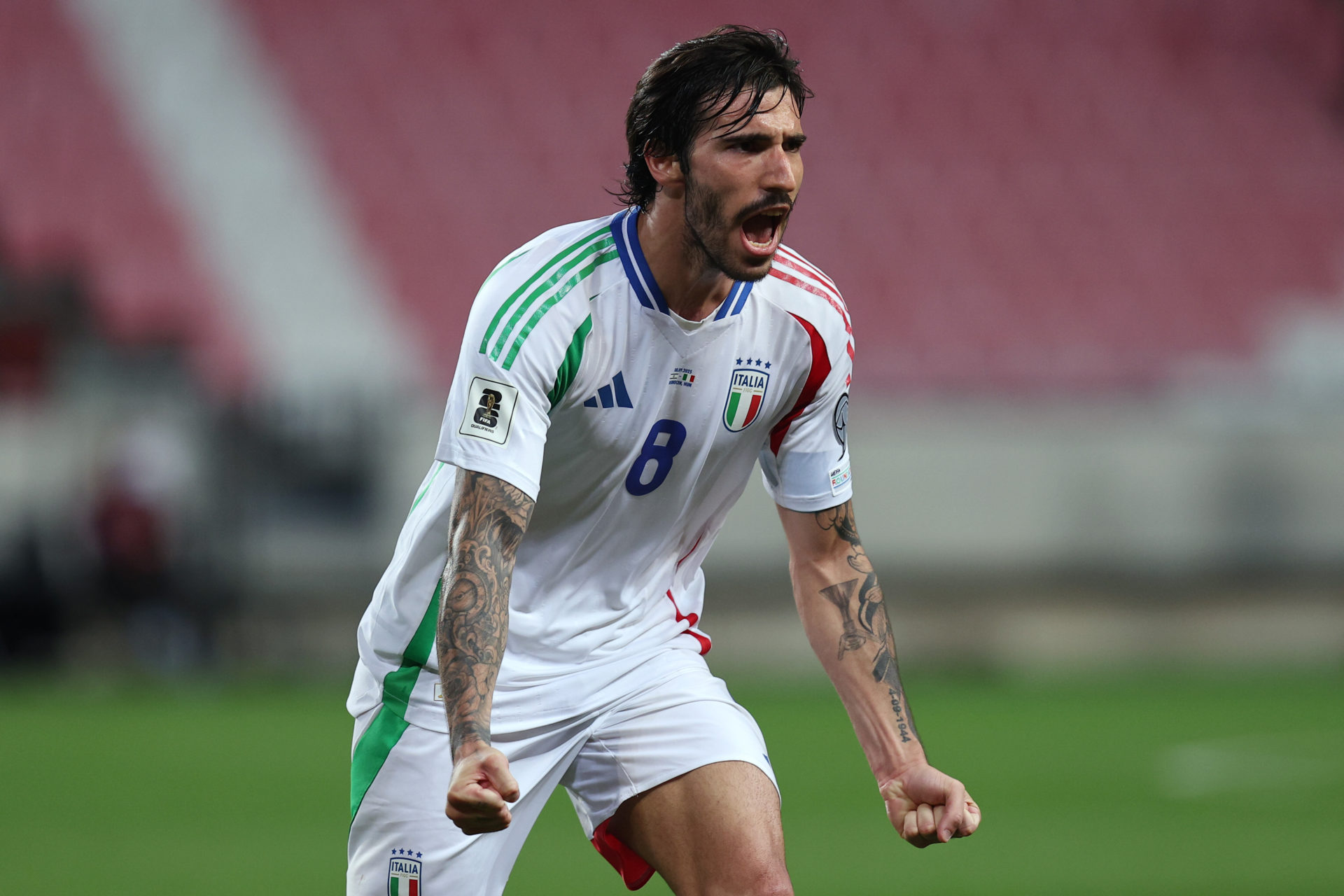 Italian media claim Newcastle star Sandro Tonali was 'unwatchable ...