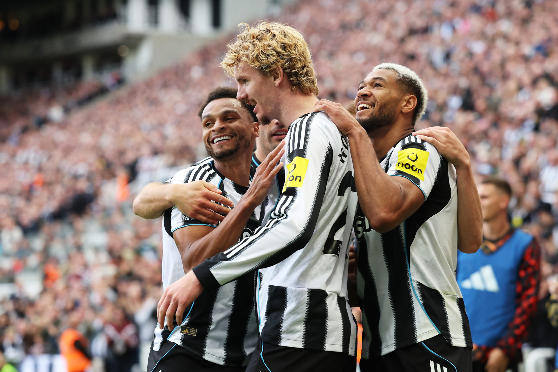 Joelinton’s amazing unseen gesture to Nick Woltemade after Newcastle ...